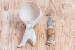 How to carve a wooden drinking cup – make a Kuksa step by step
