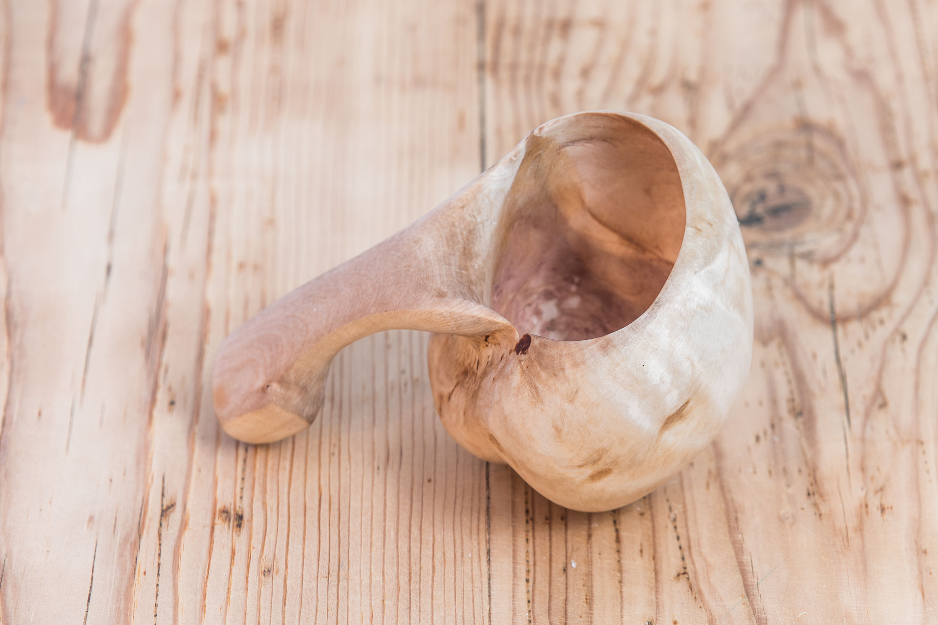 How to carve a wooden drinking cup – make a Kuksa step by step